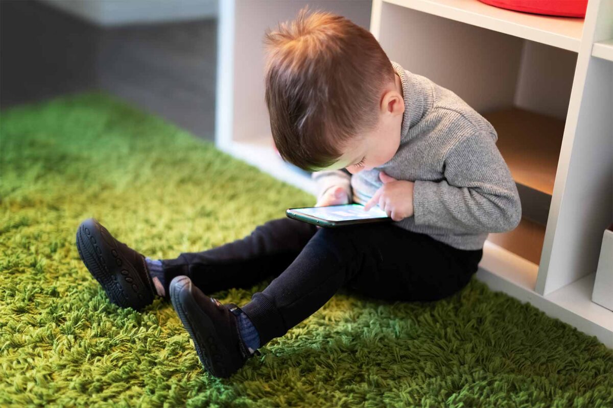 Virtual Autism: Understanding Screen Time's Impact on Development